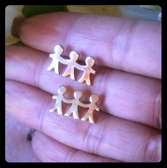Jewelry | Vintage Three People Holding Hands Lapel Pin | Poshmark